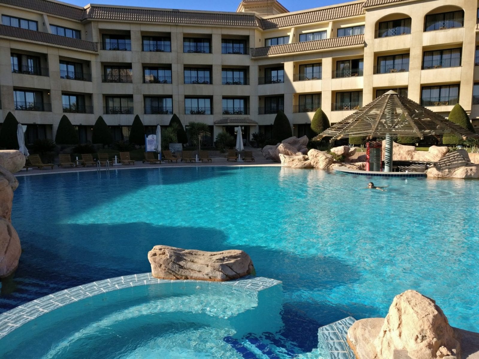 Review: Hilton Pyramids Golf Resort - der reisetopia Test