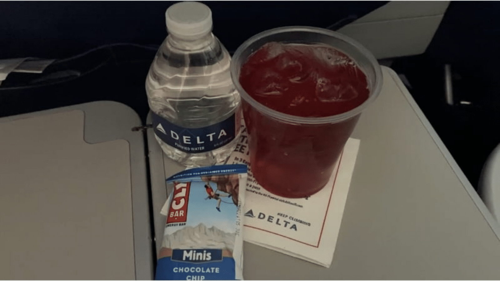 Review: Delta Air Lines Domestic First Class Kurz- und Langstrecke