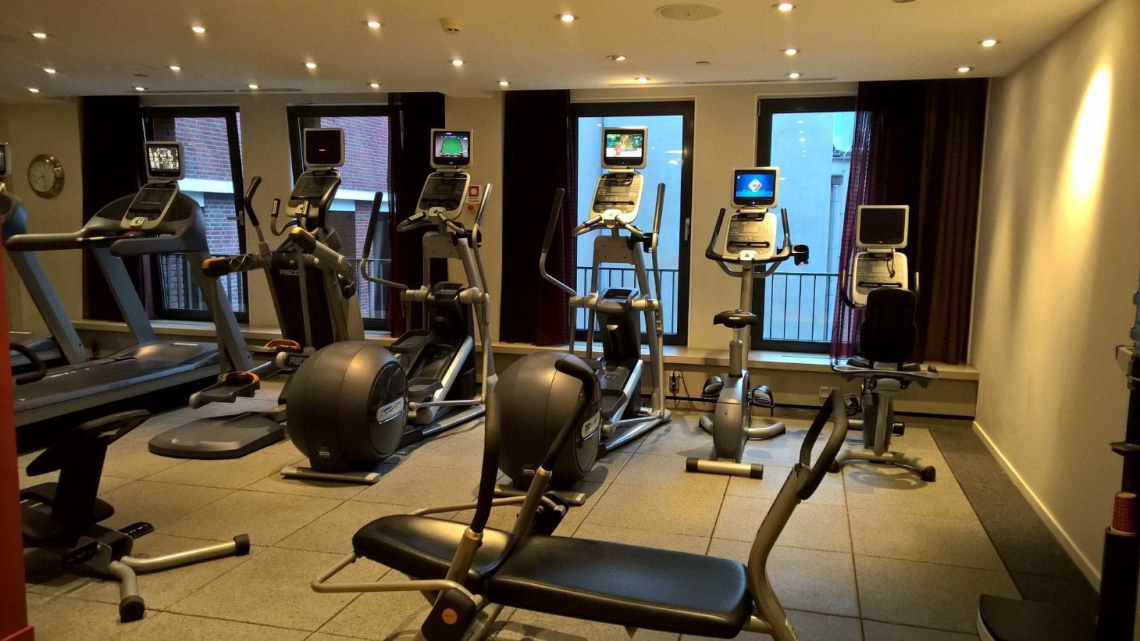 Review: Hilton Den Haag - meine Eindrücke von Zimmer & mehr