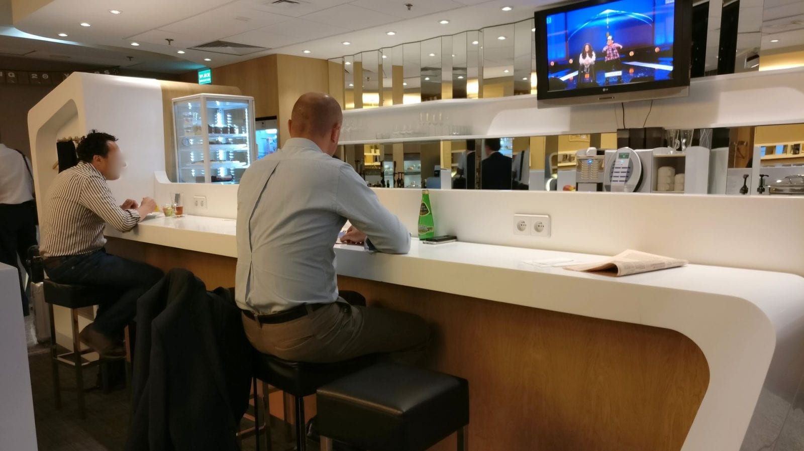 Review: LOT Elite Lounge Warschau - der reisetopia Test