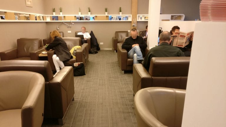 Review: LOT Elite Lounge Warschau - der reisetopia Test