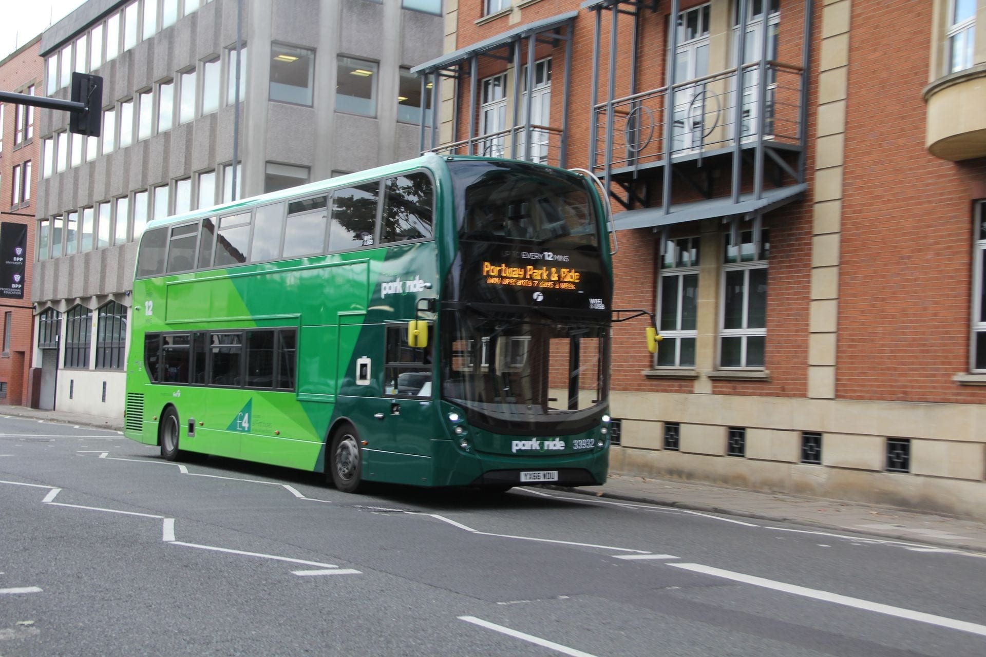 City Guide: Alle Infos zu Bristol - Anreise, Transport & mehr