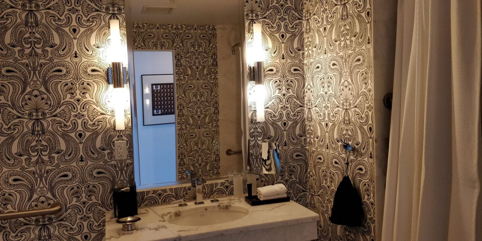 Review: The Blackstone Chicago - Autograph Collection