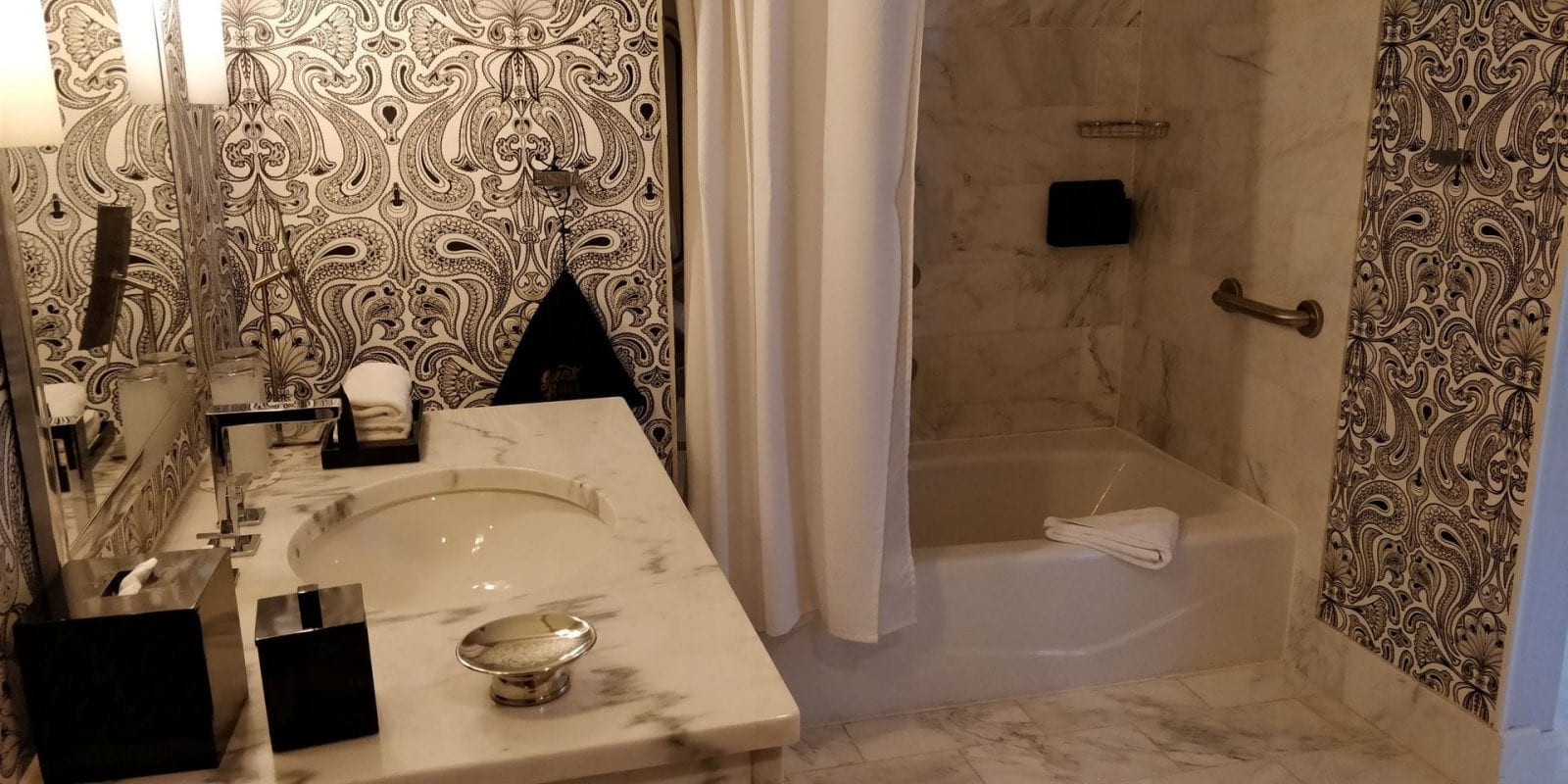 Review: The Blackstone Chicago - Autograph Collection