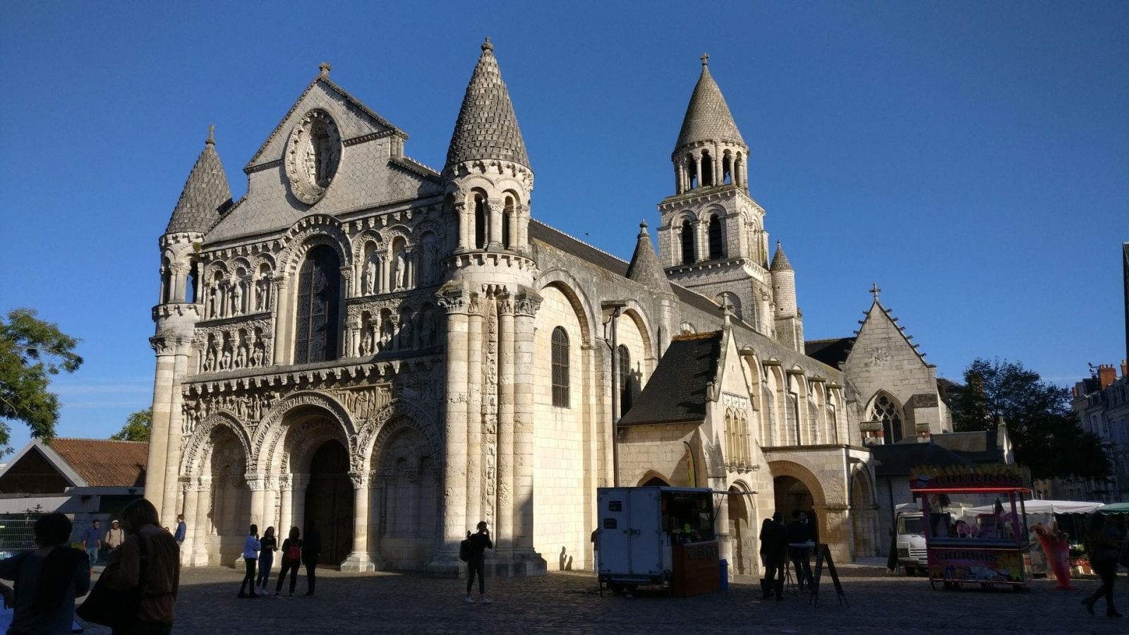 City Guide: Alle Infos zu Poitiers - Sehenswürdigkeiten & mehr