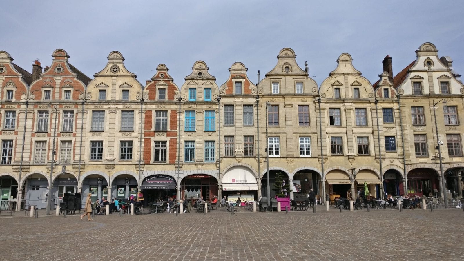 City Guide: Alle Infos zu Arras - Anreise, Sehenswürdigkeiten & mehr