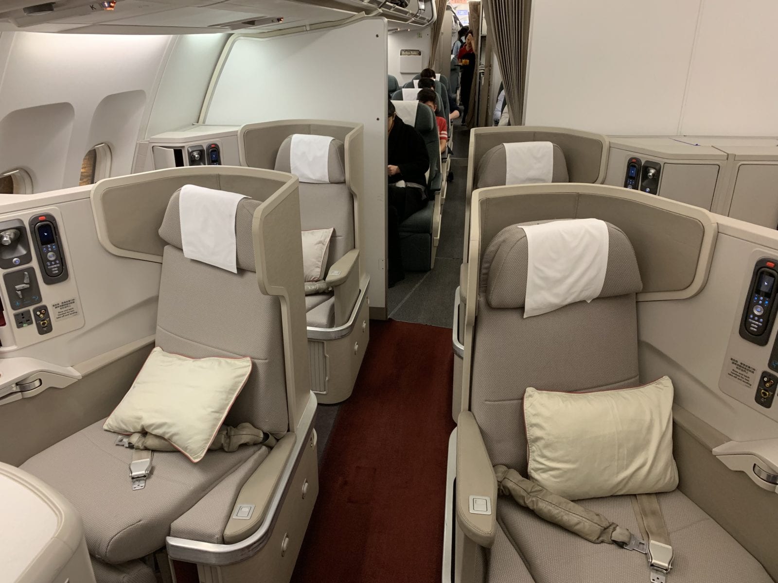 Review: Cathay Dragon First Class - was erwartet Euch?