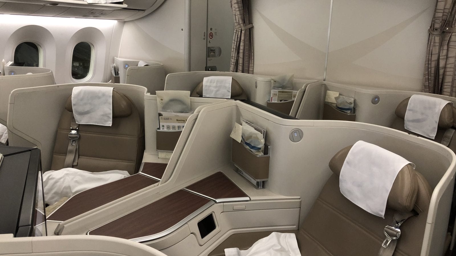 Review: Saudia Business Class Boeing 787 - unser Erfahrungsbericht