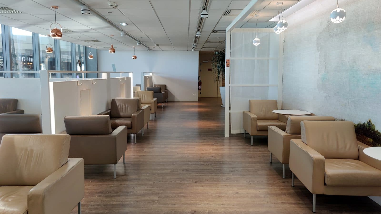 Review: Infinity Lounge Nizza | reisetopia Lounge-Test