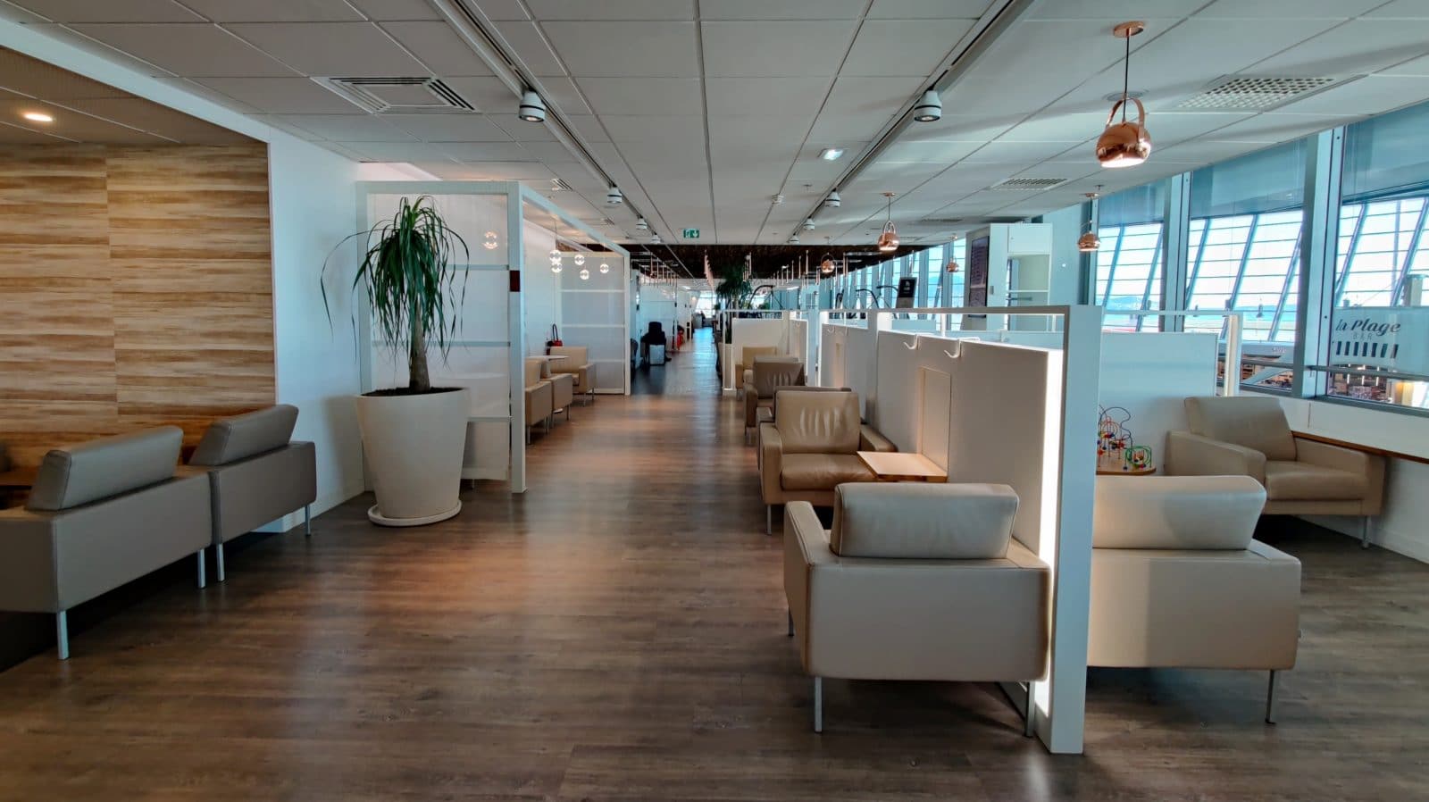 Review: Infinity Lounge Nizza | reisetopia Lounge-Test
