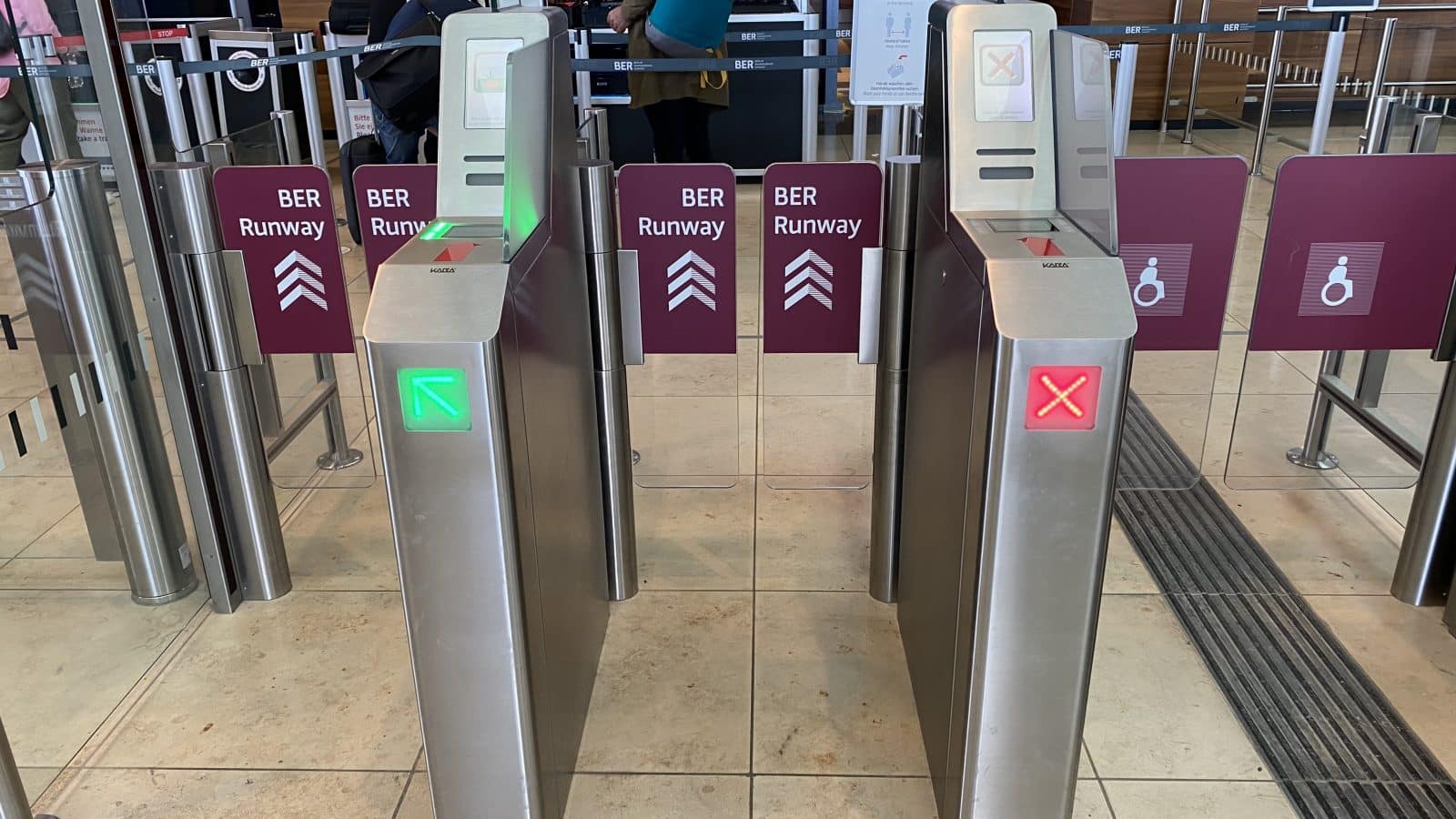 BER: Wir haben die neue Sicherheitskontrolle mit Zeitfenster getestet ...