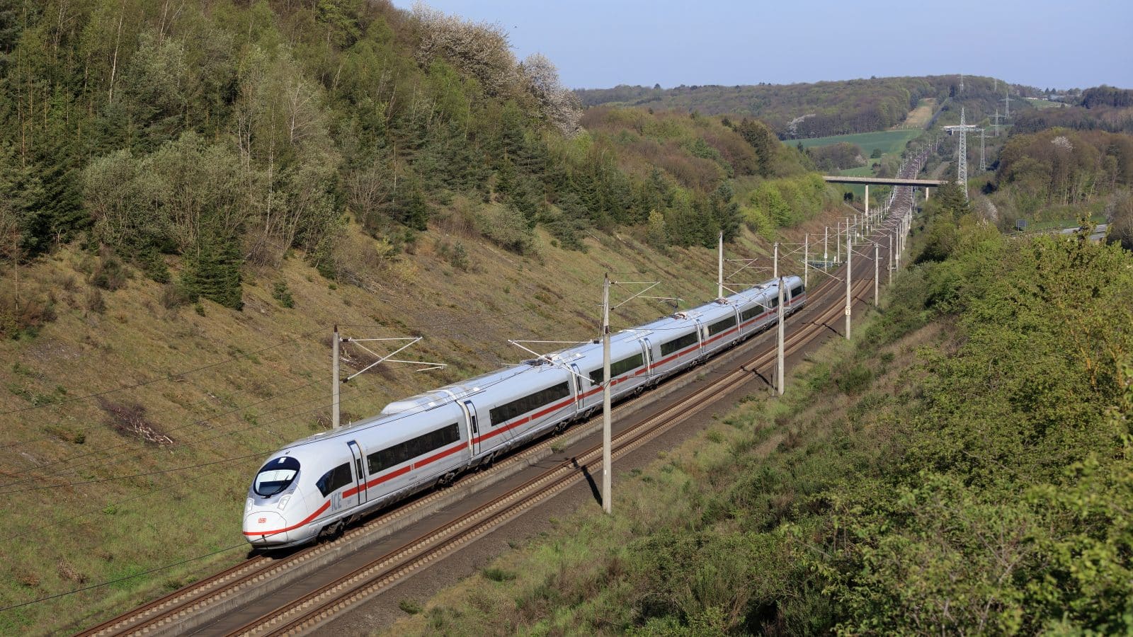 Wie kommt man an günstige Bahntickets? 2026 | reisetopia