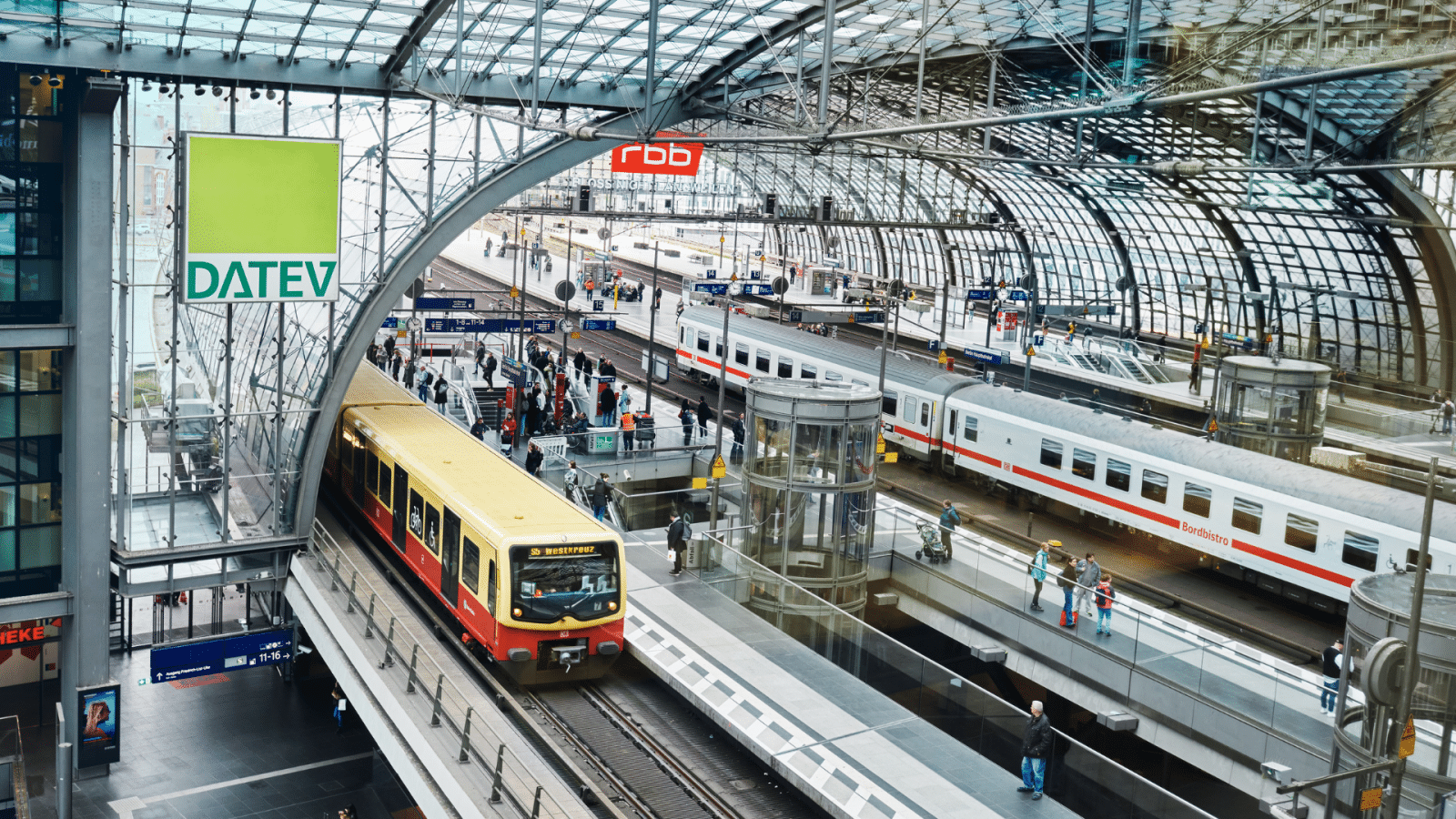 Lohnt sich die BahnCard 100 im Jahr 2025 ?– alle Vorteile auf einen Blick!