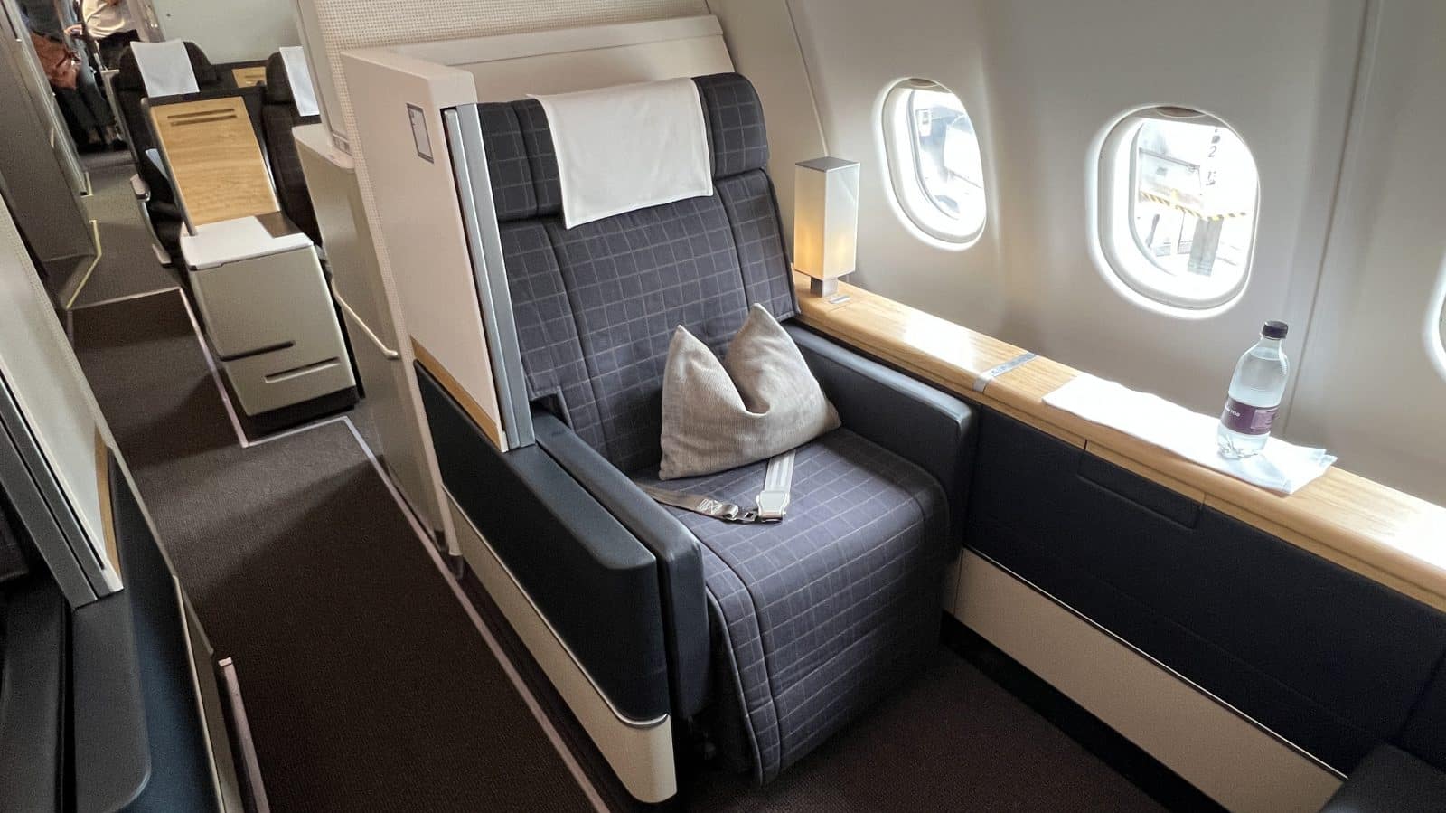 Review: Swiss First Class Airbus A330 Bewertung – mit eigenen Fotos