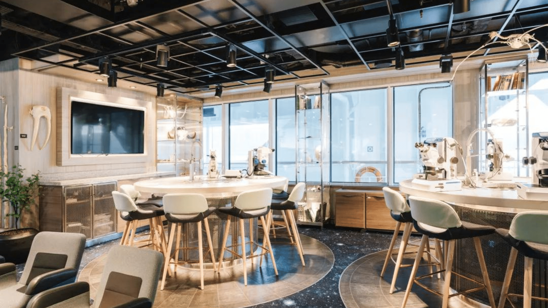 MS Fridtjof Nansen: Alle Infos zum Schiff, Kabinen, Kulinarik & mehr | 2025