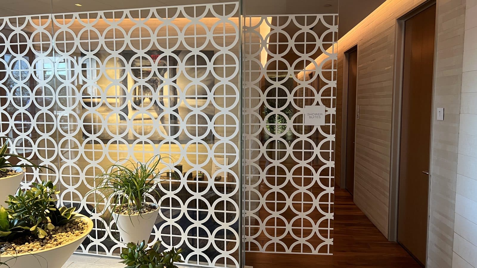 Review: Star Alliance Business Class Lounge Los Angeles