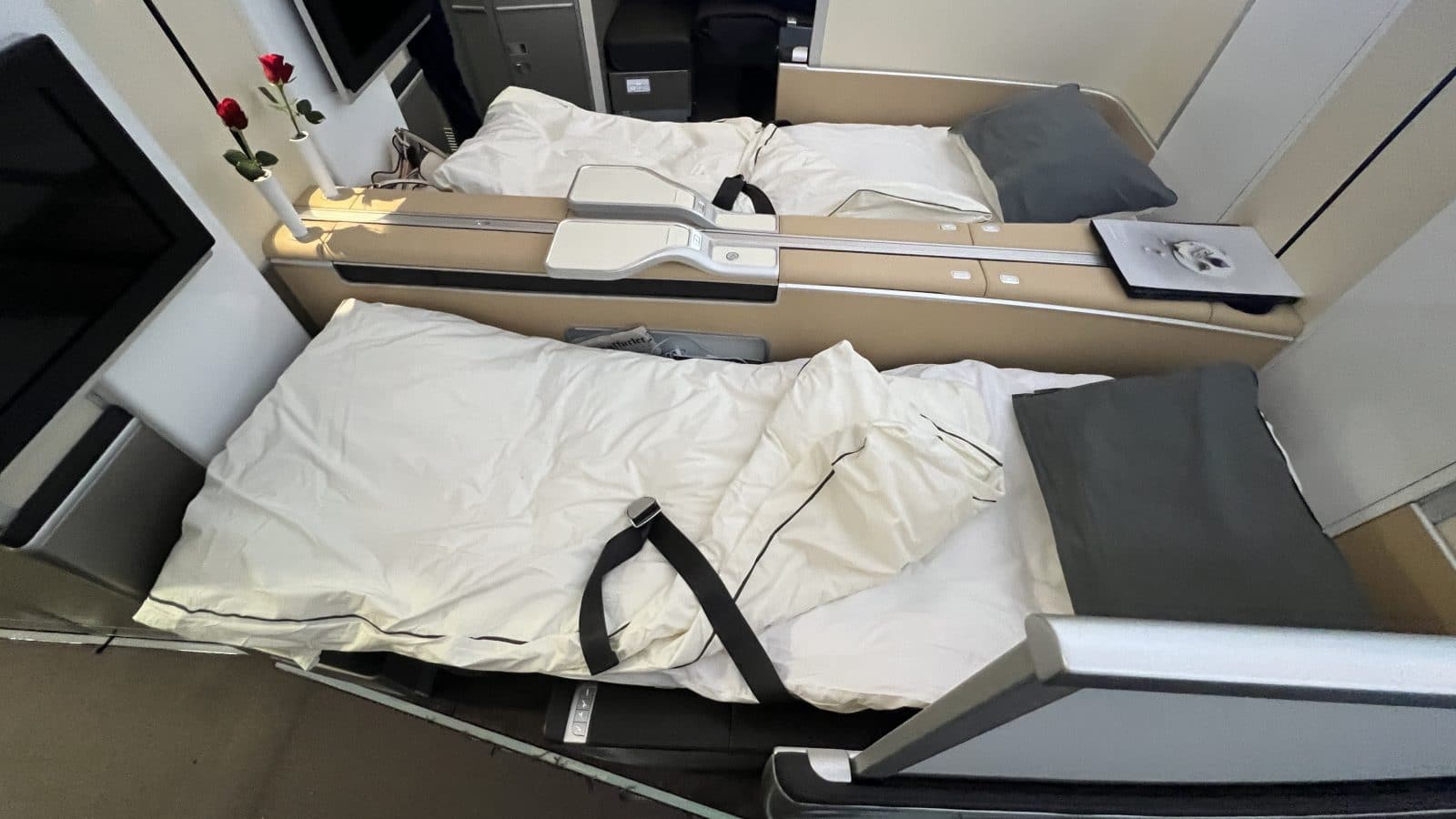 Review: Lufthansa First Class Airbus A340