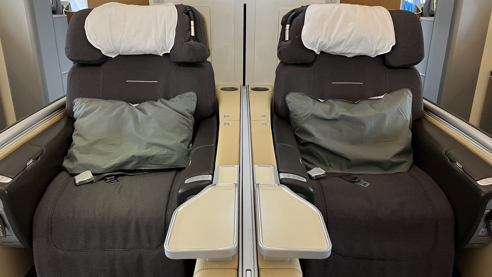 Review: Lufthansa First Class Airbus A340