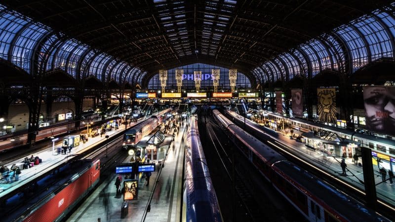 Lohnt sich die BahnCard 100 im Jahr 2025 ?– alle Vorteile auf einen Blick!